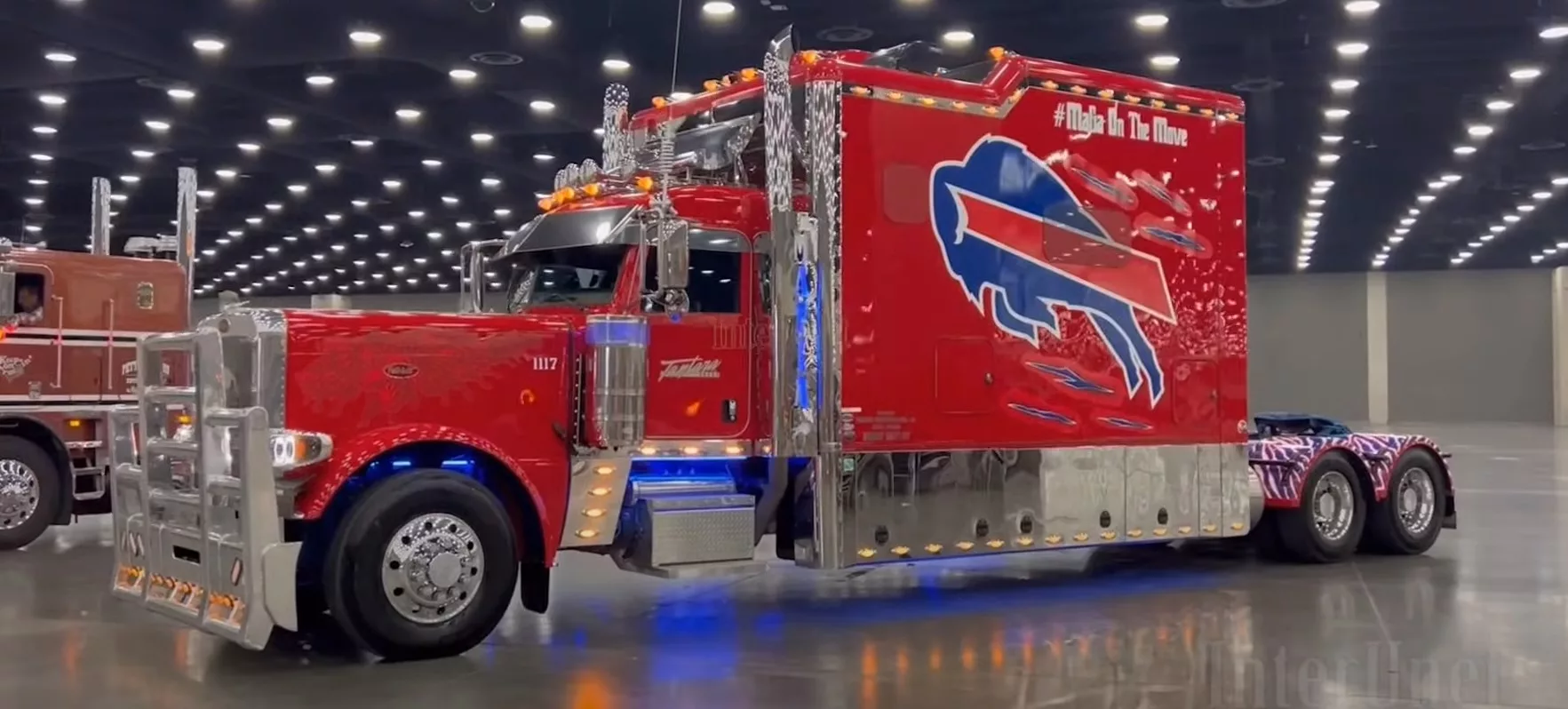 Ultimate Luxury on Wheels: $560K Peterbilt 389 Semi-Truck with 168 ...