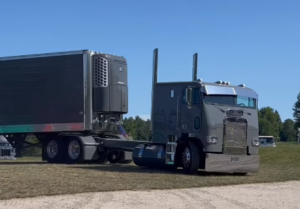 Rolling Thunder: Mighty Freightliner Cabover - Driver First