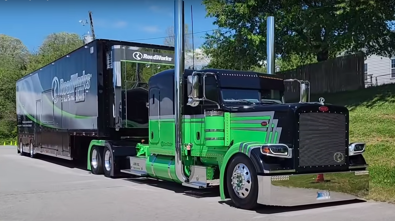 Customized Elegance: The 2020 Peterbilt 389 Semi Truck - Driver First