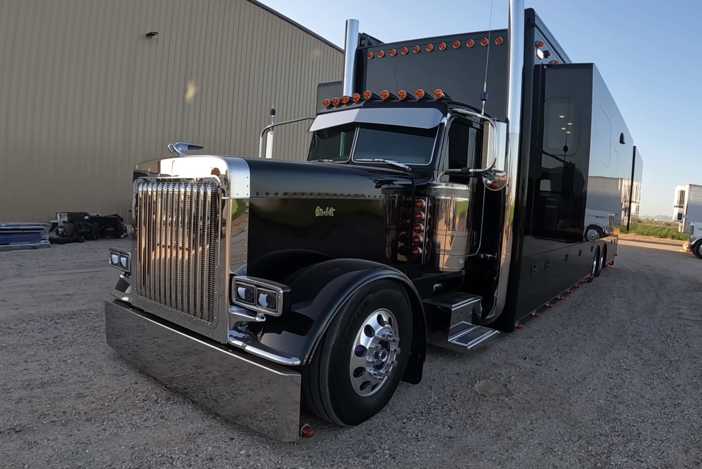 Custom Peterbilt 389 Show Trucks