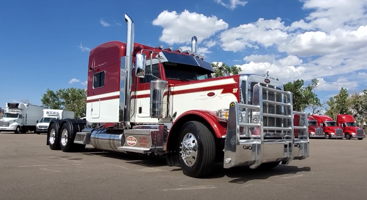 Masterpiece of the Highway: Custom Peterbilt 389 - Driver First