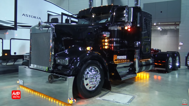 2019 Kenworth W900 Caterpillar: Tailored Excellence in Custom Design ...