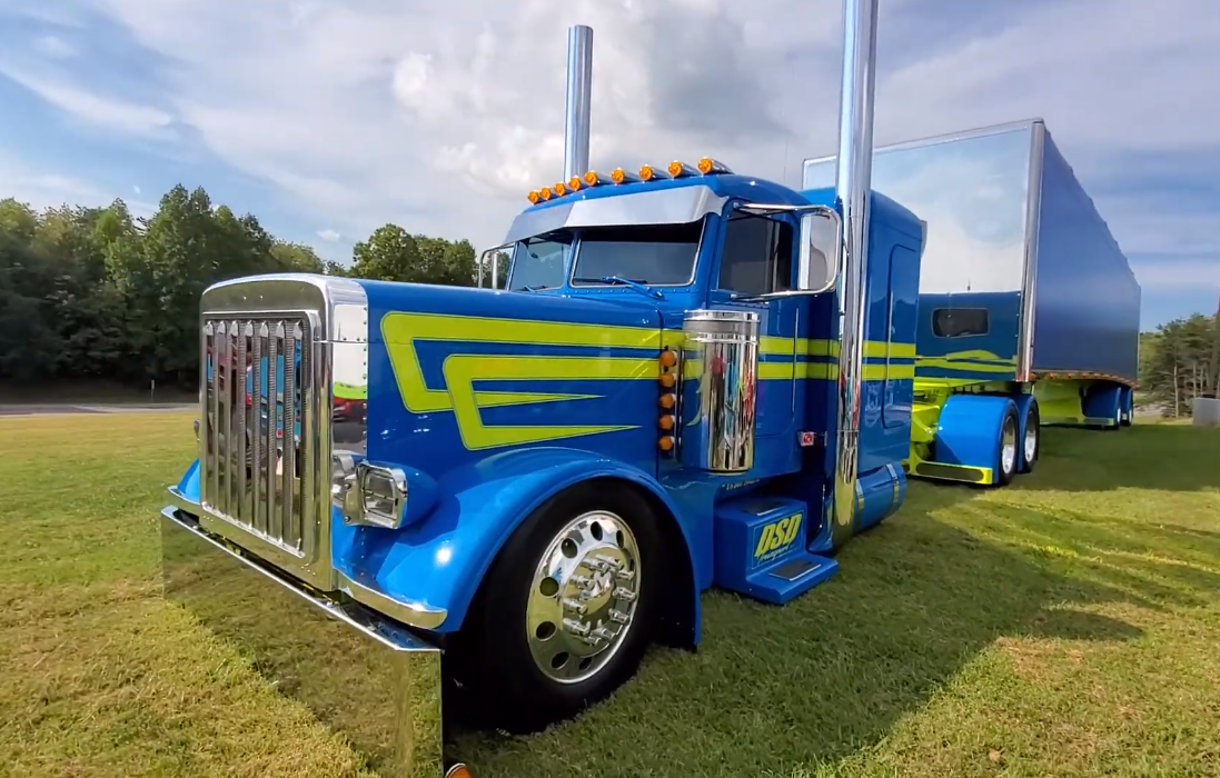 Rolling Masterpiece: Custom Peterbilt 379 - Driver First