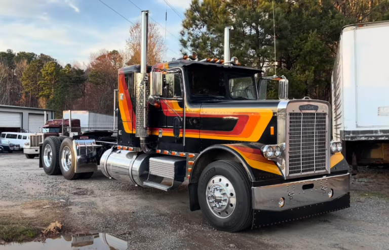 Walk-Around of the Legendary 1980 Freightliner FLC with N14 Cummins ...