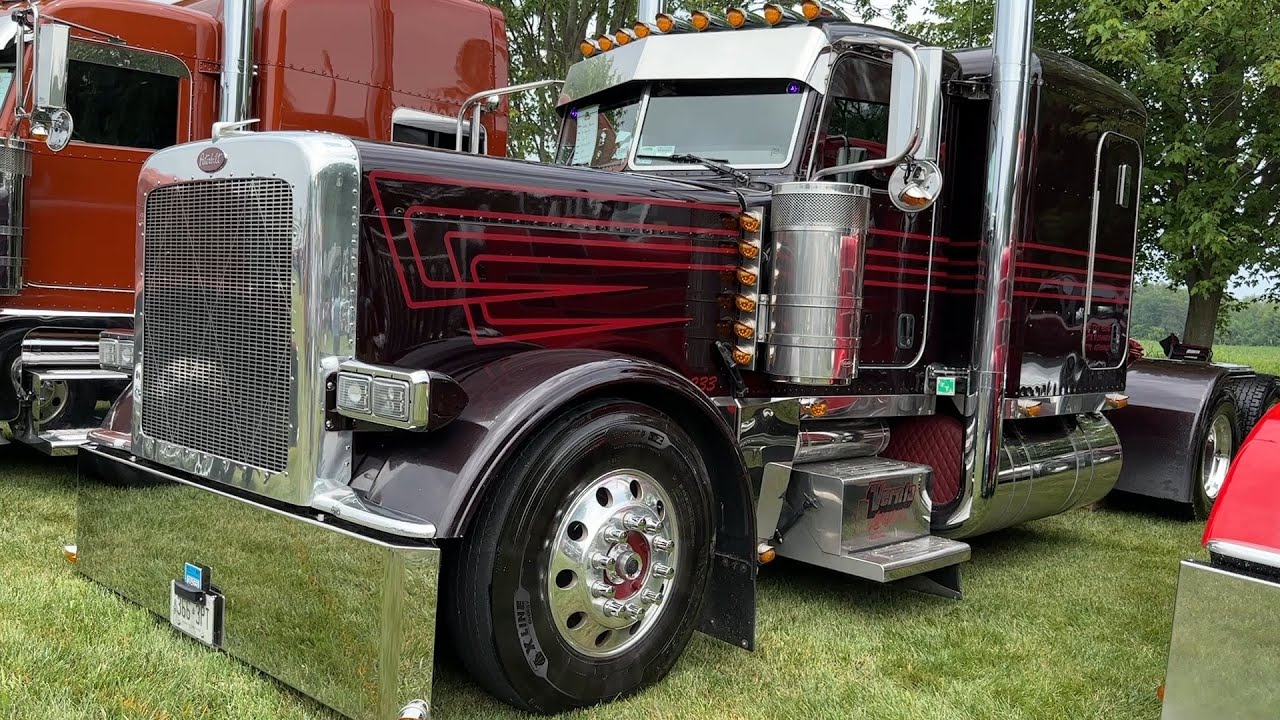 2016 Peterbilt 389 Custom Truck: The Ultimate in Power and Style ...