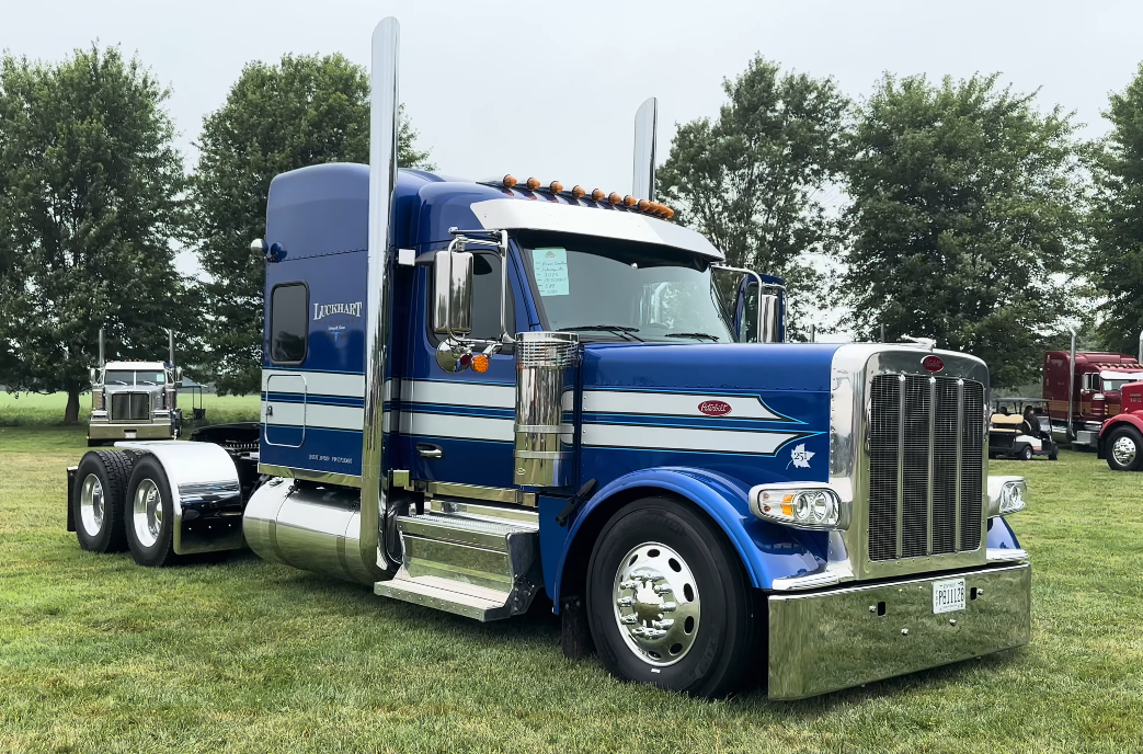 The 2025 Custom Peterbilt 589 Truck Tour: A Powerhouse on the Road ...
